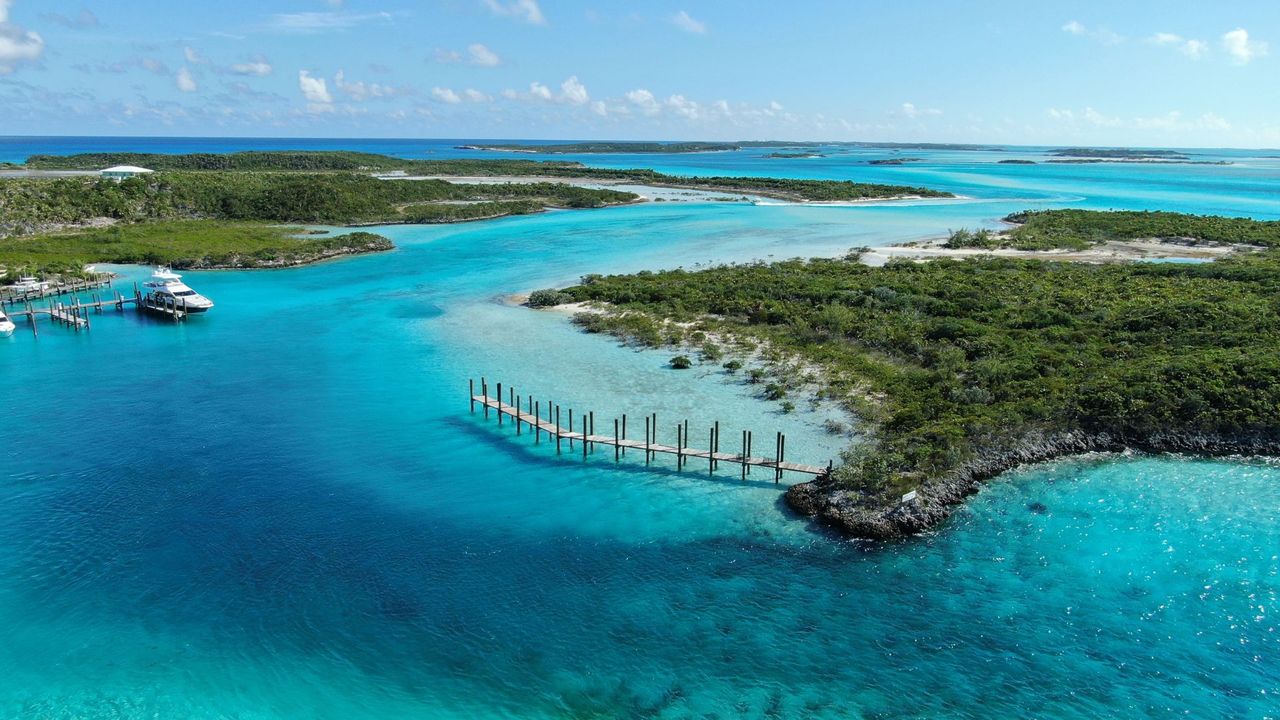 AXA XL provides insurance for Bahamas climate debt swap | Bermuda Re